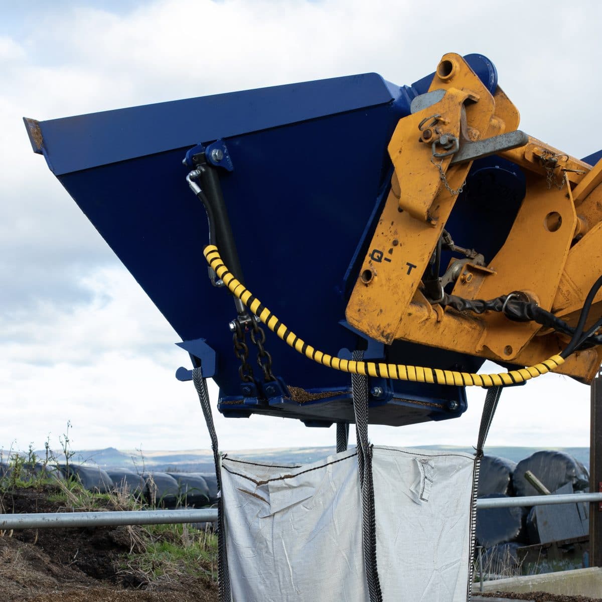 Bag Filling Bucket – Attach2UK