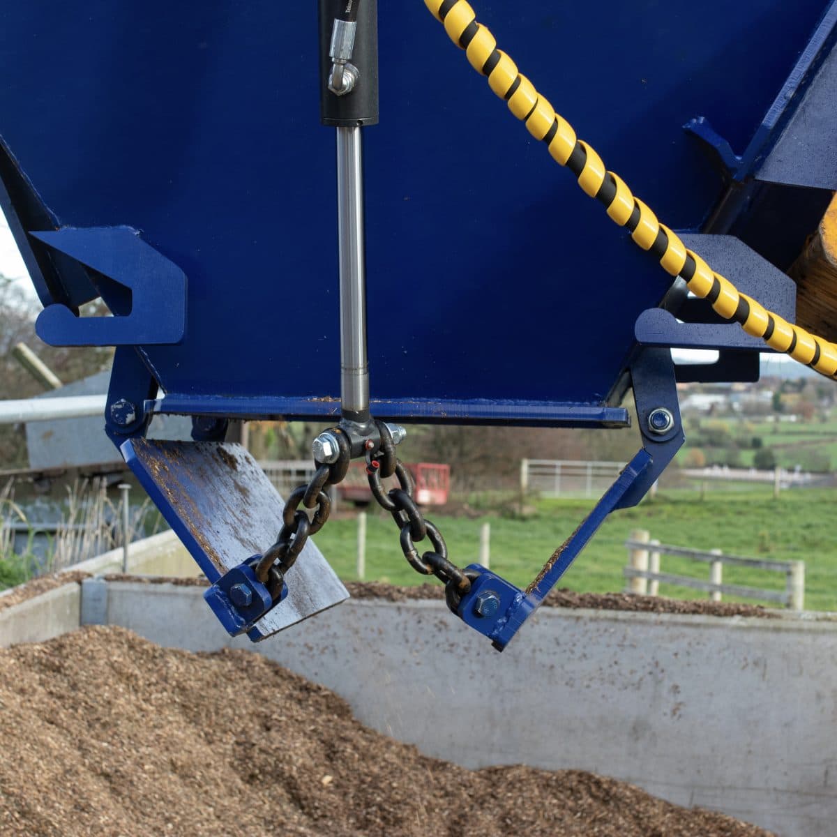 Bag Filling Bucket – Attach2UK