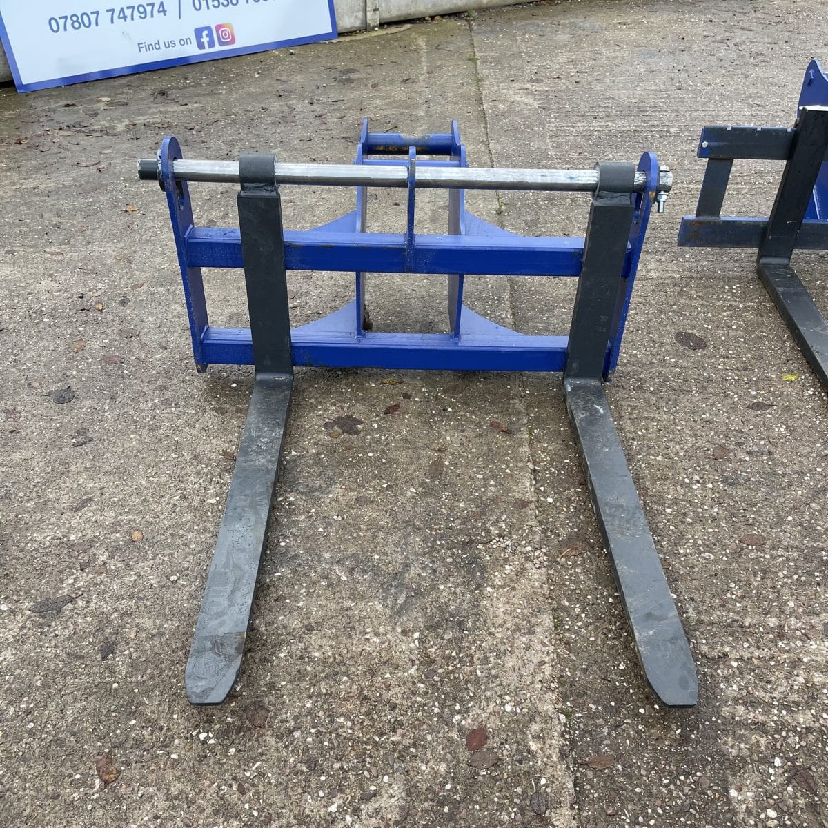 Floating Excavator Pallet Forks – Attach2UK
