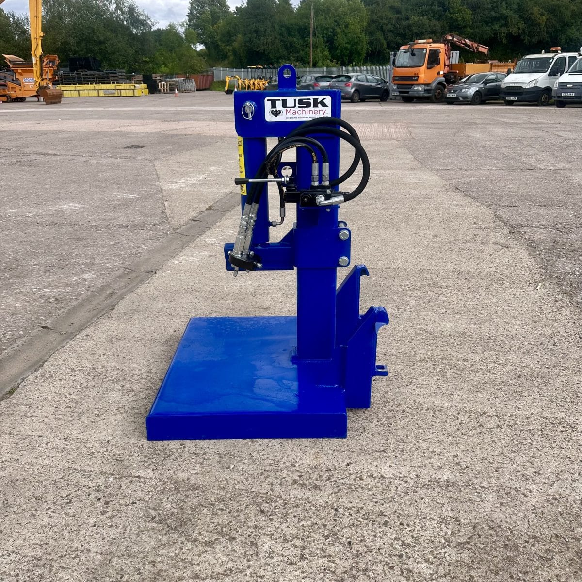 14S Hydraulic Log Splitter To Fit Avant Loader – Painted – Attach2UK